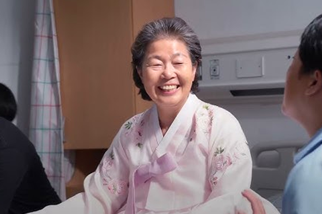 선생님에서 배우로 49세에 연기 시작해 연기대상까지 오른 그녀 요즘뭐하니