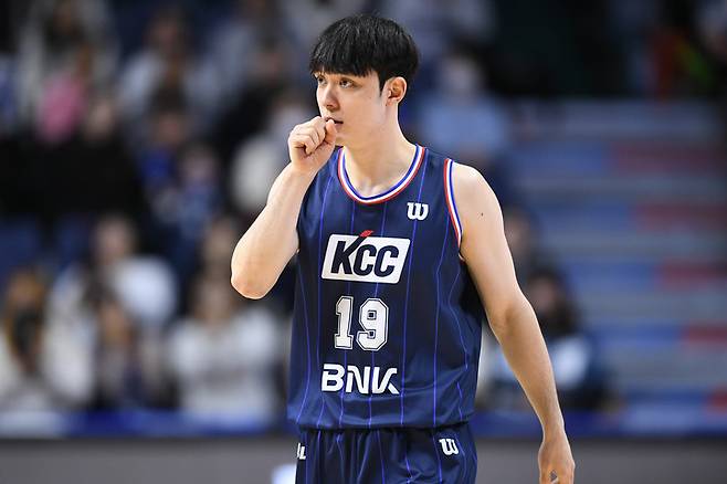 양준석 이근휘 첫 발탁 男 농구 대표팀 아시아컵 예선 12인 확정문씨 형제 나란히 승선