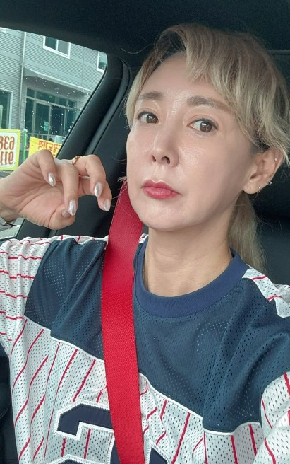 너무 불운해 관상 성형하고 새출발 시작한 원조 책받침 여신 연예는 내운명