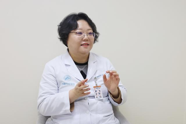 새 학기 스마트폰 사줘야 할까··· 유튜브·지나친 선행학습이 자기조절 발달 낮춰”