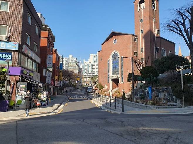중랑구 중화초등학교 인근 신내로7나길 도로 확장 완료