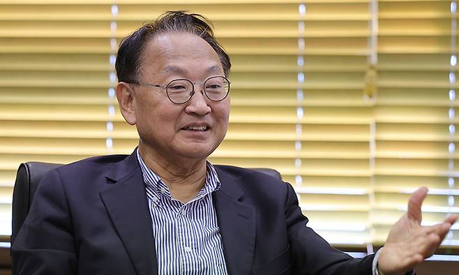 유일호 前 경제부총리 韓 Ai 경쟁 불리한 위치 아냐 정부가 과감히 지원을” 세상을 보는 창