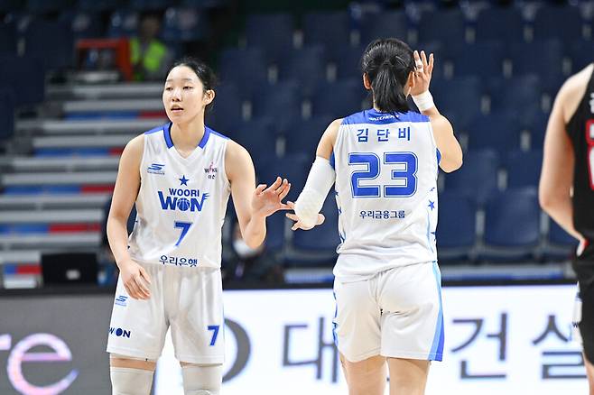 [WKBL 5라운드 리뷰] 우리은행 5연승의 주역, '벌컨포' 김단비와 '대전차포' 이민지