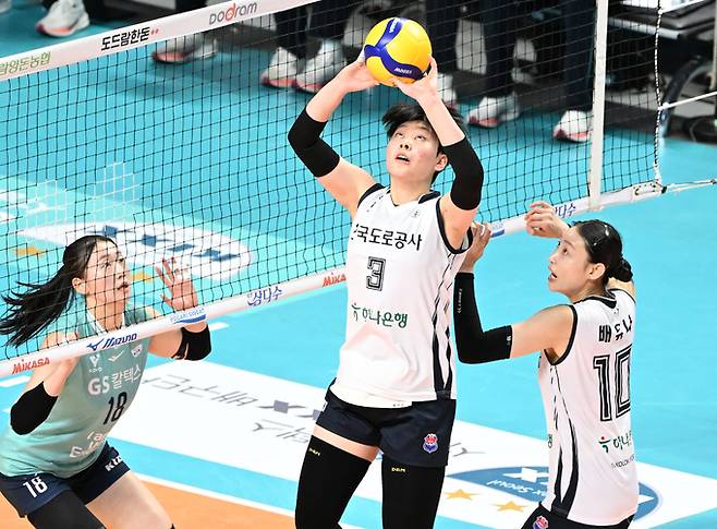 도로공사 김종민 감독 세터 김다은의 성장 지켜보는 것 즐거워손에서 공을 쏘는 스피드가 팀 내에서 가장 좋아”
