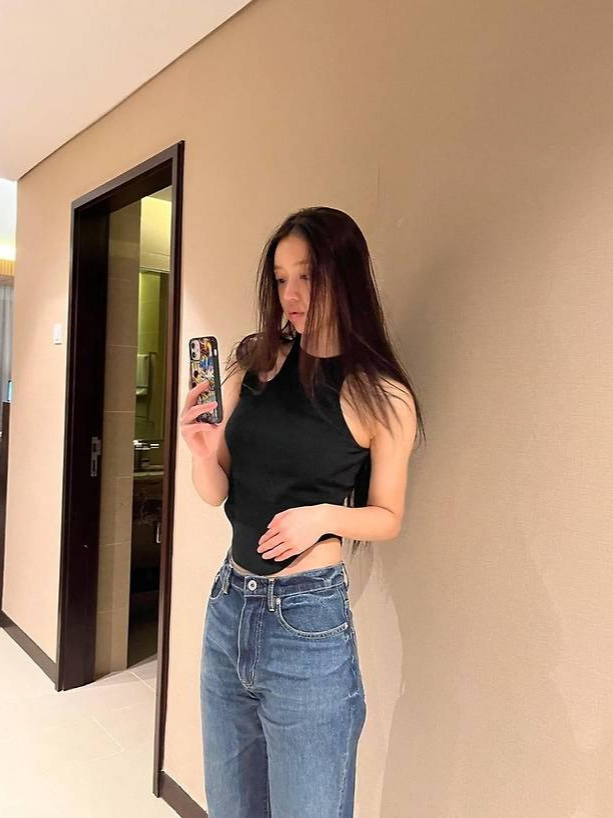 진짜 키 맞아 159cm인데 모델 뺨치는 비율 연예인의 데님룩 화제 스타와 라이프