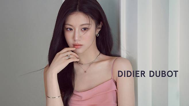바라만봐도 지갑이 열린다”mz세대 돈 뽑아내는 패션·뷰티업계 ‘새 얼굴 누구