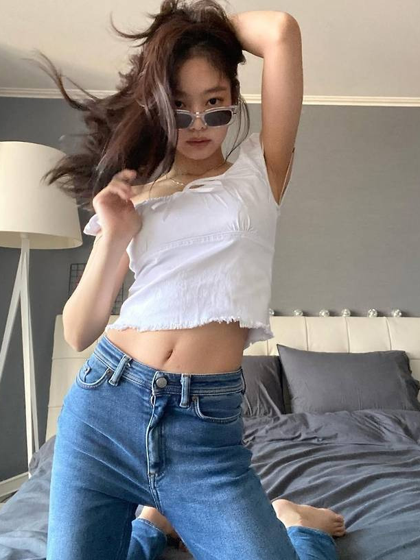 화보 촬영장이 집이네 제니 집에서 찍은 셀프 화보도 레전드 스타와 라이프