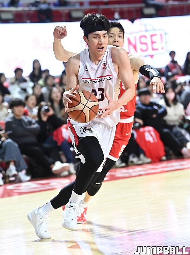 부상 잘나가는 정관장에 닥친 악재 주전 슈터 배병준 무릎 통증으로 이탈