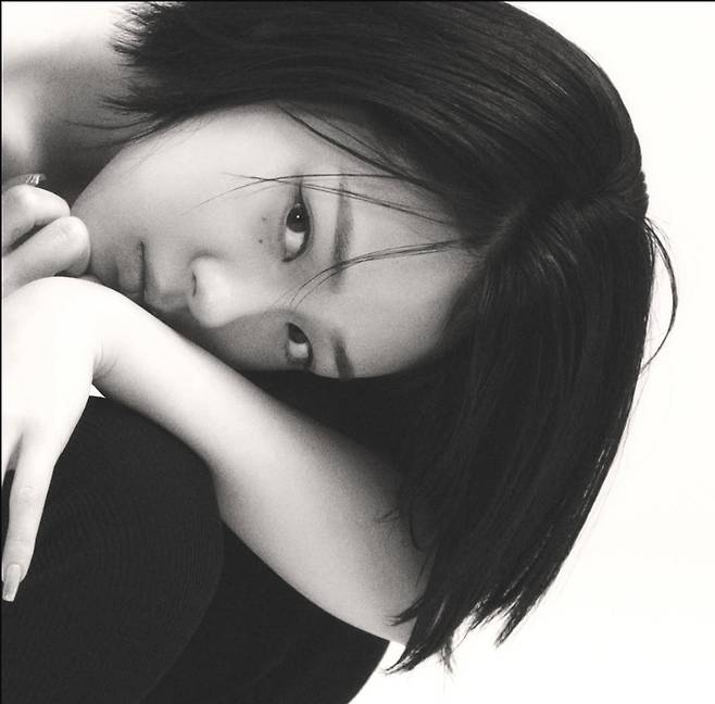 부산에서 태어나 부산외대까지 입학 성격도 시원시원한 여가수 코트룩 대본은 내운명