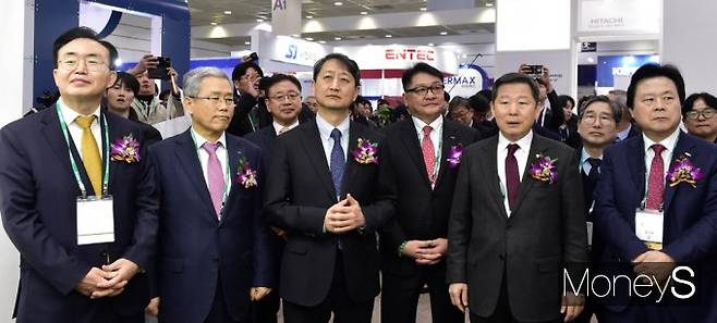 [머니S픽] 국내 유일 스마트그리드 전문 전시 'KSGE 2025' 개막