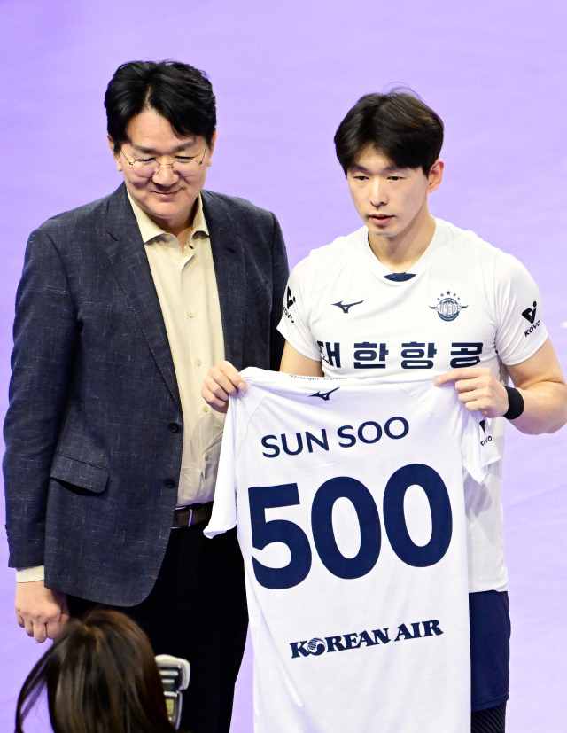 한 팀에서 500경기라니대한항공 영구결번 예약 40살 한선수의 진심 대한항공 동료들 고마워 정상에서 은퇴 목표