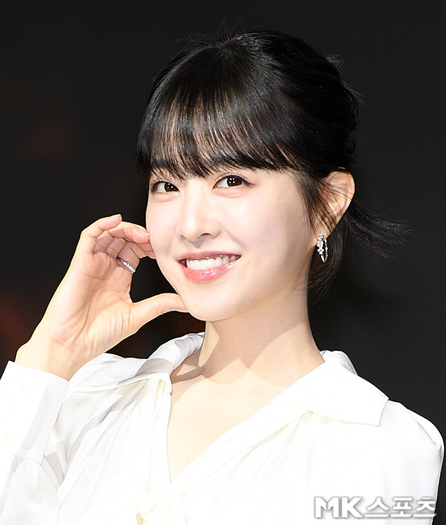 박보영 동대문에 여신 강림 사랑스러운 요정미 눈부신 화이트 미니스커트룩 대본은 내운명