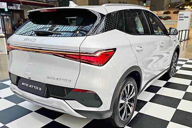 중국산 수준 들통 1700명 계약한 이 車에 터져버린 역대급 결함 오토포크