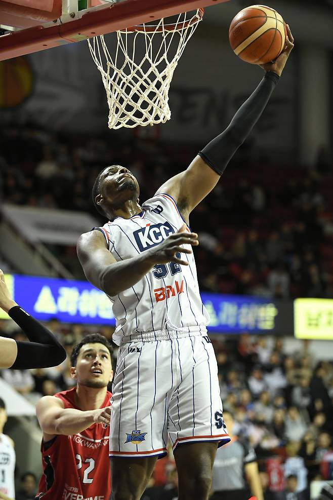 봄 농구 막차 티켓 어디로?…DB·KCC·정관장, 외인 교체로 승부수