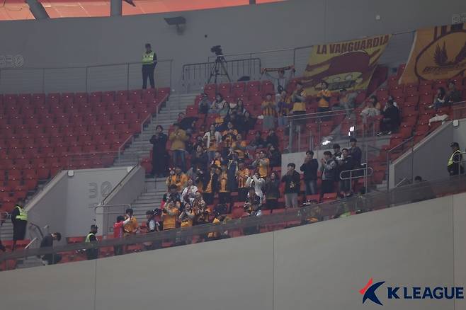 축구 경기에 전두환 사진이 왜k리그1 광주 中 도발에 강력 대응