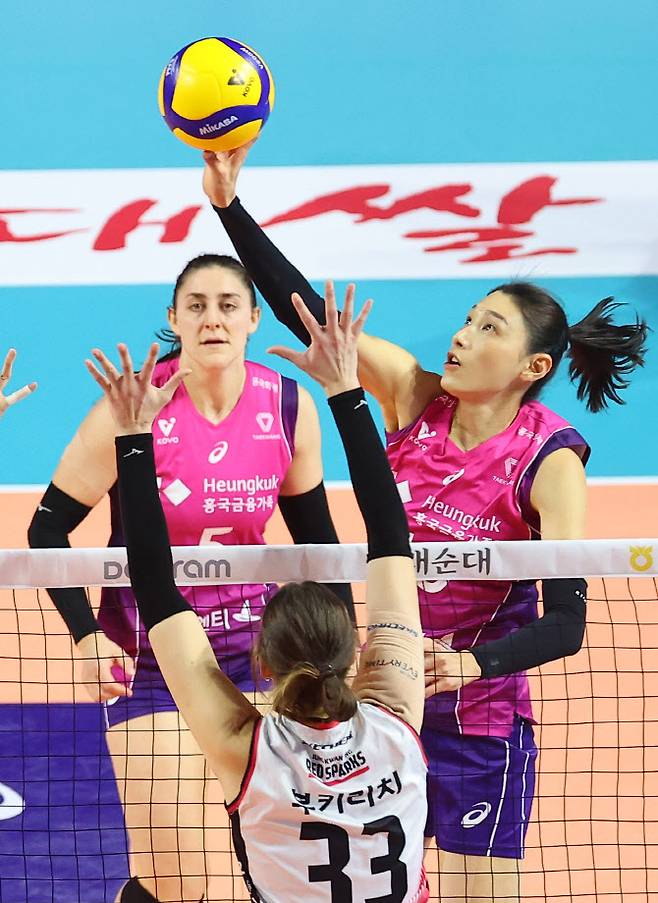 ‘배구 여제 김연경 은퇴 선언 배경은 제2의 인생 위한 선택”