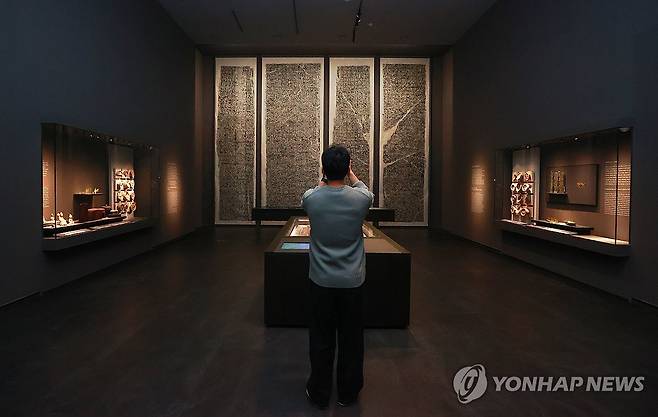 엎어진 채 발견된 갑옷·광개토대왕의 역사다시 보는 고구려종합