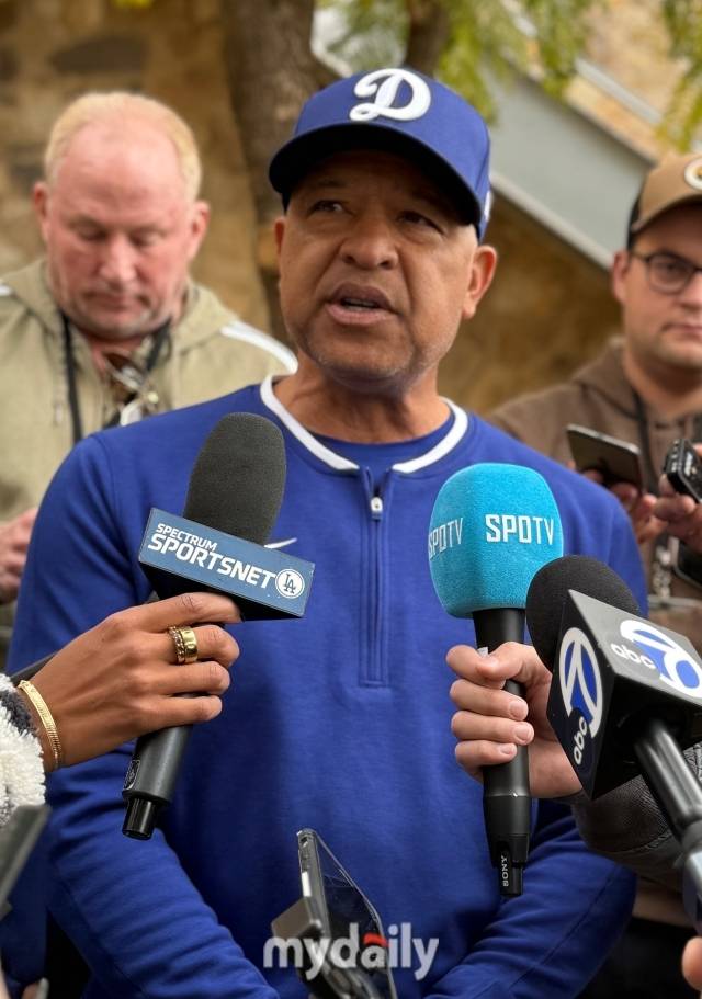 '151km 쾅!' LAD 회장까지 본 오타니의 불펜 피칭…"던지는 폼, 팔 예뻤다" 851승 명장 '함박미소'