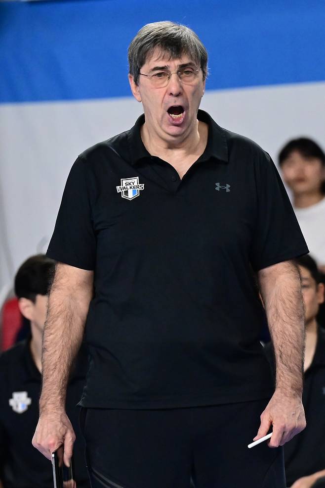 우승 축포 미룬 현대캐피탈 감독 우리가 평소에 했던 배구 하지 못해 Is 천안