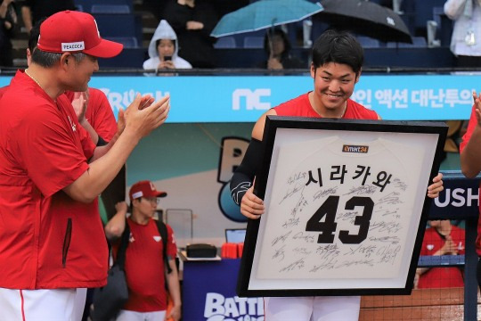 Ssg서 화제의 외국인 시라카와 팔꿈치 수술 후 재활 중 Kbo 도전의 새 희망
