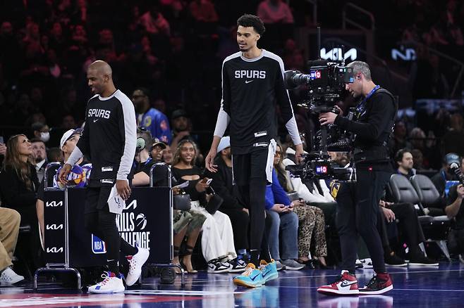 ‘외계인 웸반야마 어깨부상으로 시즌아웃all Nba팀 어쩌나