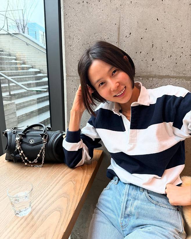 김나영 샛노란 퍼코트로 상큼 겨울패션 스타픽