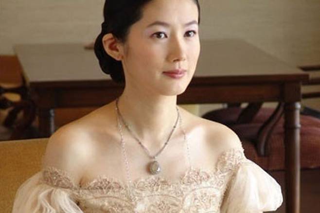 이름·나이 전부 속였다21살 연상과 파혼 후 은퇴한 톱 여배우의 폭로 뉴스에이드