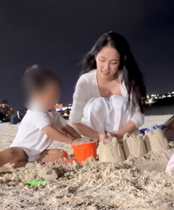 유명 배우 며느리이자 두아이의 엄마인 미모의 여배우 일상룩 패션룸