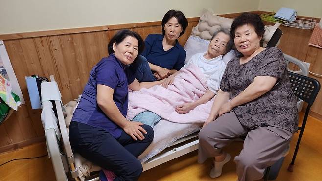 엄마는 96세 세 자매는 73세 69세 63세 아버지의 사랑까지 드리고 싶었어요”