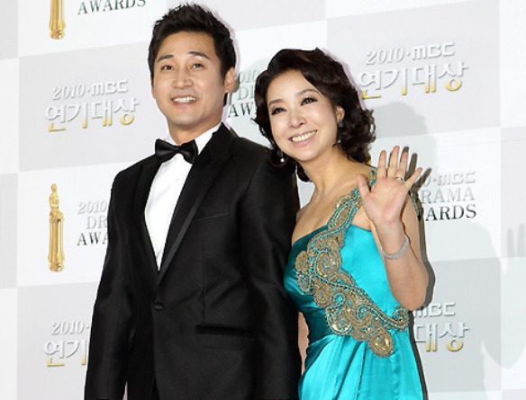 연예계 대표 잉꼬부부인줄 알았는데 방송용이었다 이혼 속인 부부 어썸클