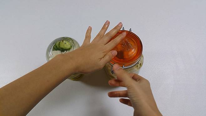 피클에 물 대신 이것을 넣고 담그세요 감칠맛 10배 오이 무 피클 레시피 입니다 깽스키친