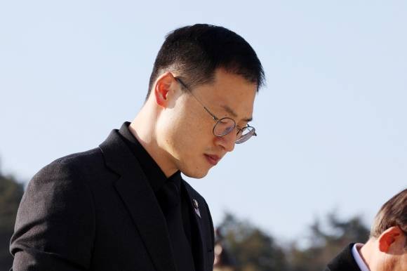 친한계 단톡방서 나가달라”김상욱 5·18유족회 감사장 받았다