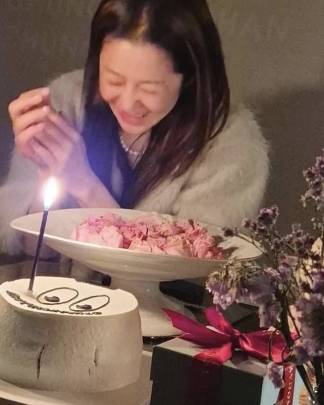 고현정 54번째 생일 진주 목걸이에 니트 우아한 자체발광 파티룩 뷰티는 내운명