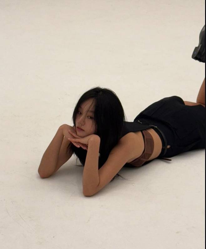 혜리 누가 이렇게 입혔어 멜빵만 딸랑 입은 핫걸 166에 짧아도 너무 짧은 미니룩 뷰티는 내운명