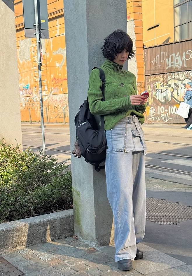 나나 바지 위에 치마 밀라노에서도 패셔니스타 힙한 랩스커트 팬츠 스트릿룩 패션엔