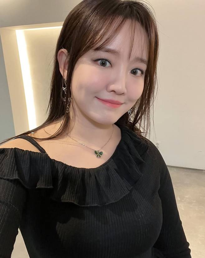 20년간 열애설 없다 결혼 소식 발표한 탑여가수의 정체 투데이 셀럽패션