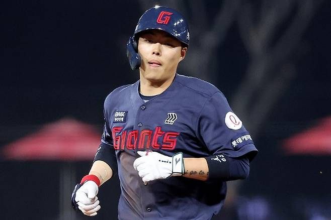 발목 부상 롯데 고승민 귀국 대신 日 남는다 큰 부상 아냐빠른 회복 위해