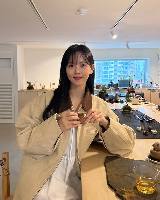 강한나가 보여준 봄날의 내추럴한 감성룩 Fashionnavi