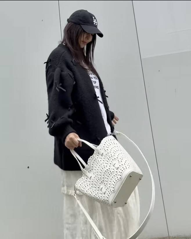 황신혜 60대에 학교 다닌다 유행 척척박사가 따로 없는 패셔니스타 롱스커트룩 뷰티는 내운명