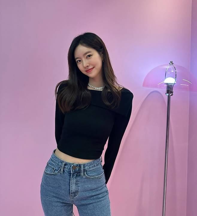 백댄서에서 톱배우로 반전 이력 화제된 여배우 일상룩 라이프업