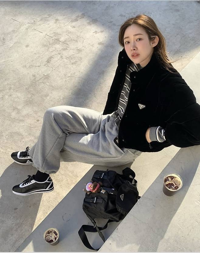 ‘프라다 입은 도그마미 차정원 벨벳 패딩룩 힙함 폭발 스웻 팬츠로 친근美 100배 대본은 내운명