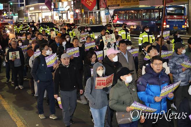 대구시민들 윤 석방에 대노 세상에 이런 법이 어딨노