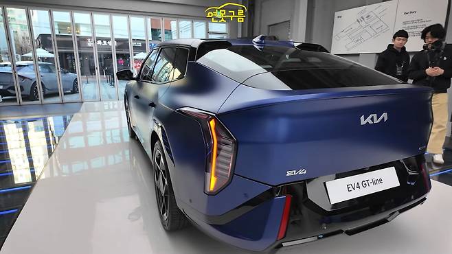 “기아차 제정신인가?” 기아 EV4 4192만원 가격공개 | 카텍
