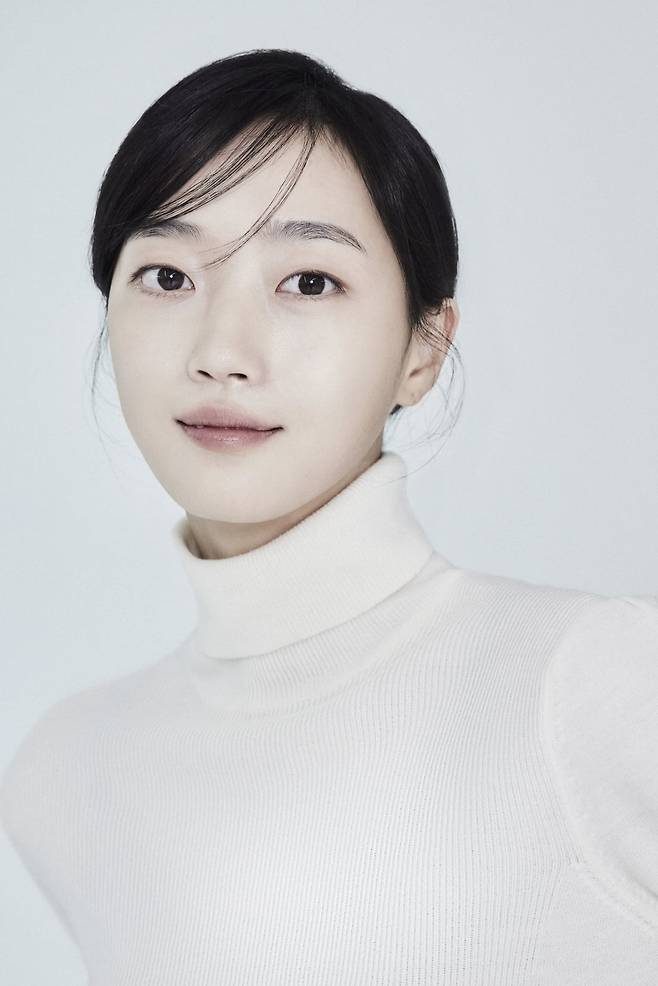 오우리, '163cm 37kg' 강혜원과 절친이라더니…"머리채 잡고 싸워, 긴장 多" ('선의의경쟁')[인터뷰①]