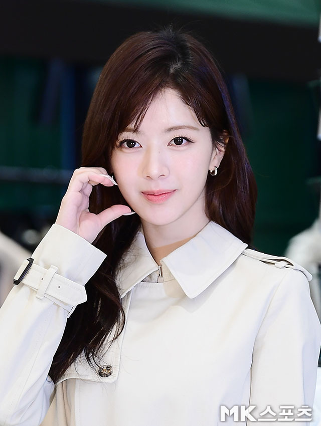 ‘누구야 눈부신 미모로 백화점 마비 라이징 여배우 트렌치코트룩으로 시선 강탈 대본은 내운명