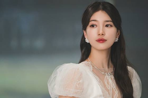 어떻게 찍어도 베스트 '백설공주' 수지 공주님컷 대방출