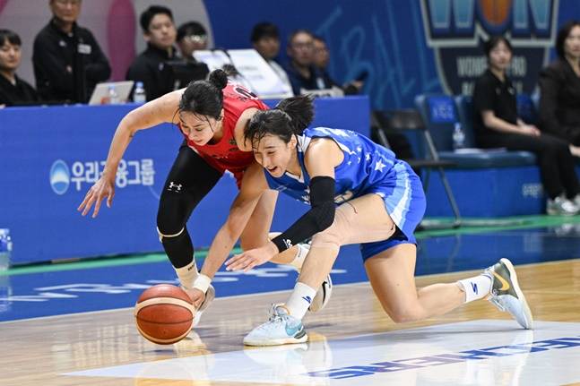 '16점 차를 뒤집다니' BNK 대역전 드라마, 창단 첫 챔프전 승리→우승확률 '72.7%' 잡았다