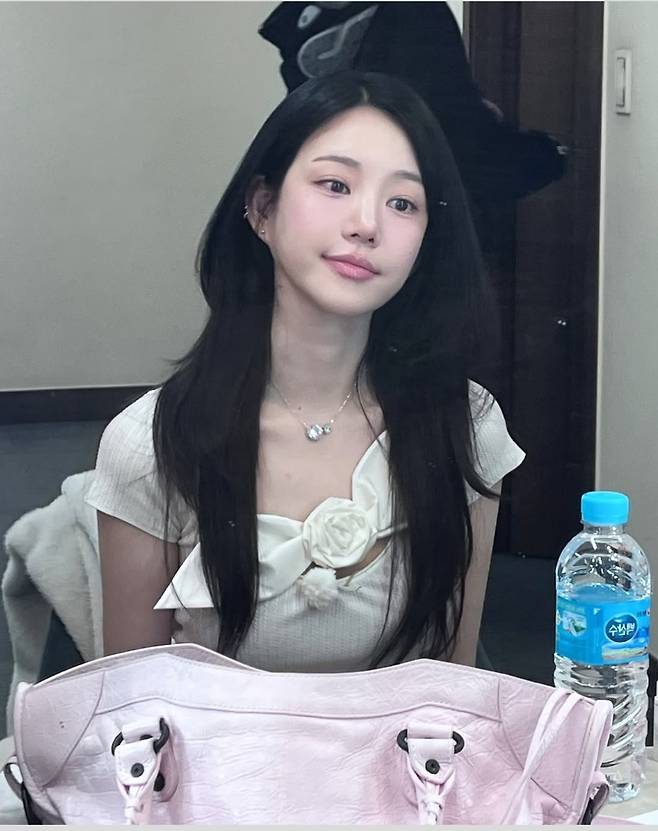 견미리 딸 이유비 러블리 끝판왕 리본 포인트로 여신이 따로 없는 원피스룩 뷰티는 내운명
