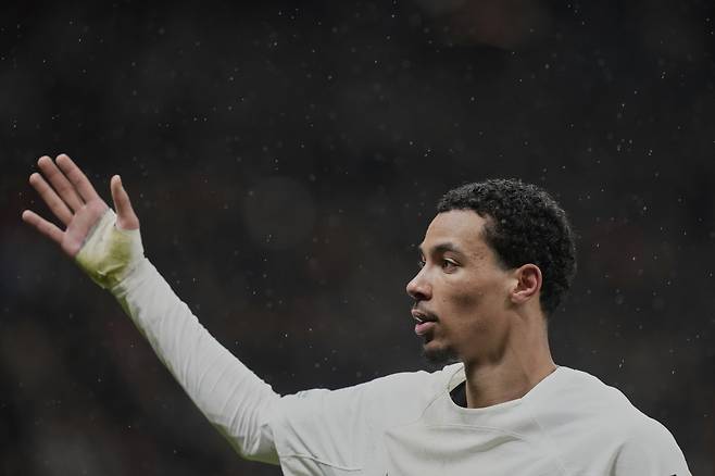 Psg 1군 말소 금쪽이 1년 만에 인생 대역전→슈퍼스타급 기회맨유가 부른다