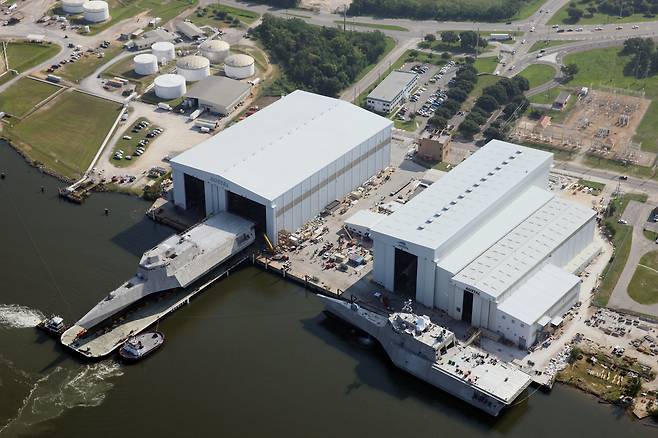 Hanwha eyes U.S. warship market with $233 million investment in Austal